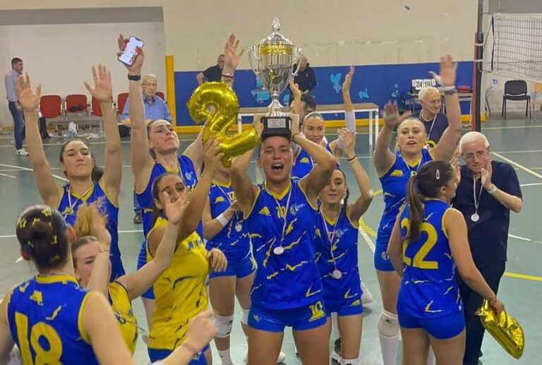 Pallavolo Rossano promossa in Serie B: il plauso del senatore Rapani ...